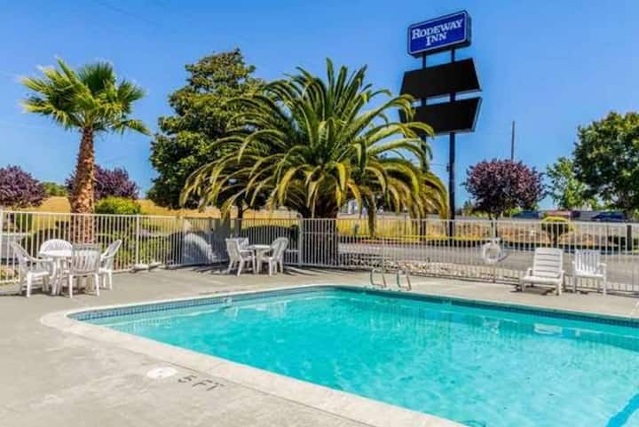 Private Retreat With Ensuite | Rohnert Park - Rohnert Park, CA