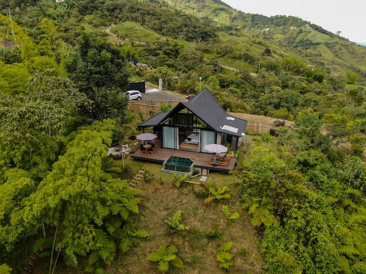 Cabaña Tipo Bali Con Bosque Y Rio Privado - Colombia