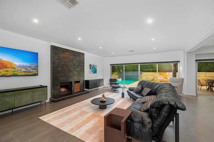Spacious 6br Retreat With Pool & Parking - Sidney