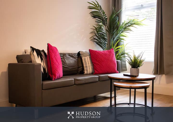 Central Oswestry 2 Bedroom House - Oswestry