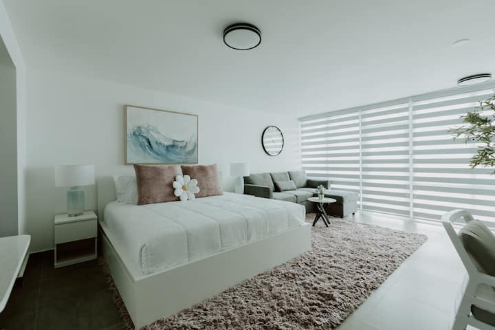 Isla Verde Modern Studio W/ Balcony & Ocean View - San Juan
