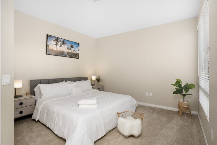 Sunny Retreat 2bd Walk To The Marina - Marina del Rey, CA
