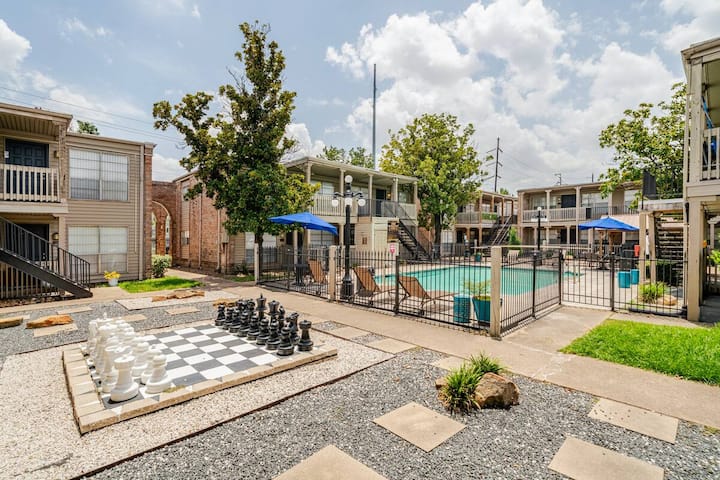 Nouveau 2br/2bt Galleria Uptown | Lit King Size | Piscine - Bellaire, TX