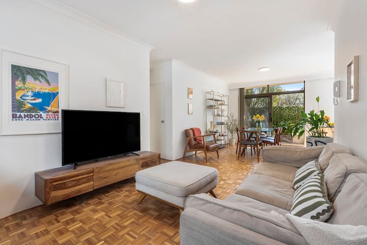 Sunny Courtyard Apartment In Bondi Village - Bondi Beach