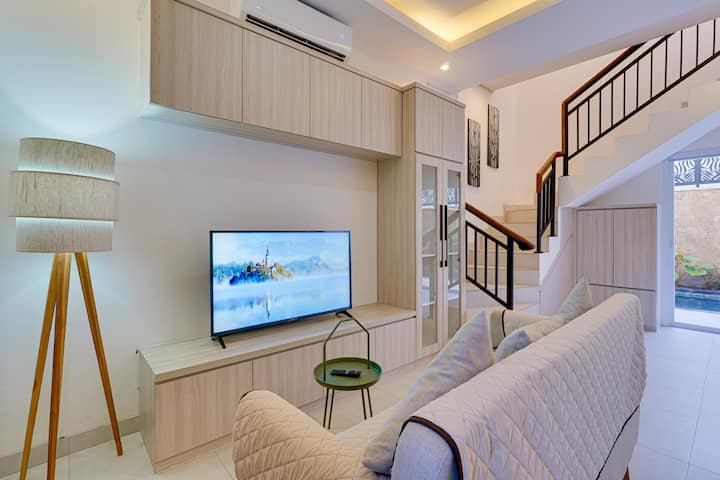 Showstopping 2br Villa Taman Seminyak 52 With Pool - Sanur