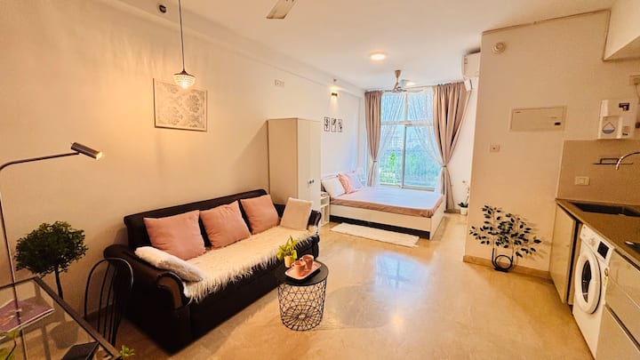 Luxury Lakeview Oasis At Hiranandani Estate Thane - Thane