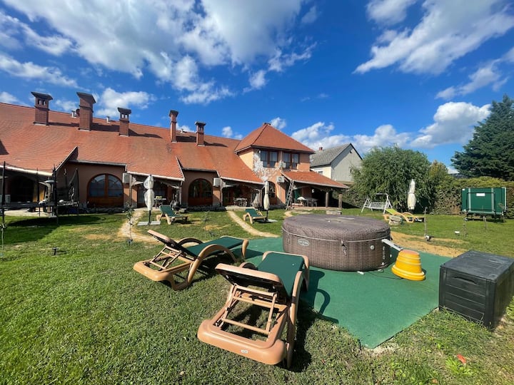 Greenpark Winelovers Villa Near Tokaj For 8 People - Hongrie