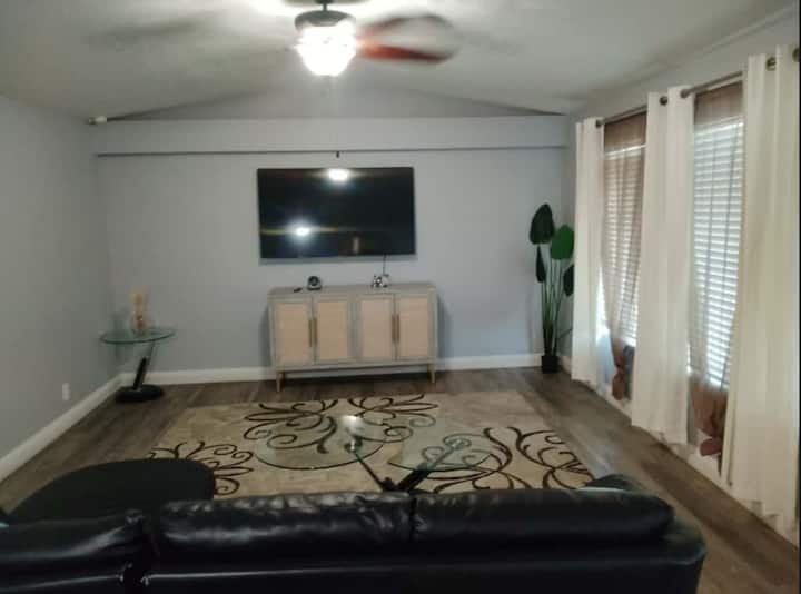 Our Home With Pool And Backyard /8 Beds 4 Bedrooms - Las Vegas, NV