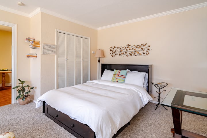 Clean&cozy Cottage Near Downtown Burlingame & Sfo - San Mateo, CA