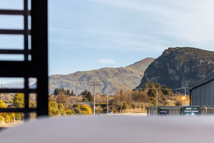 Modern Townhouse, Alpine Views, Close To Wanaka - Wanaka