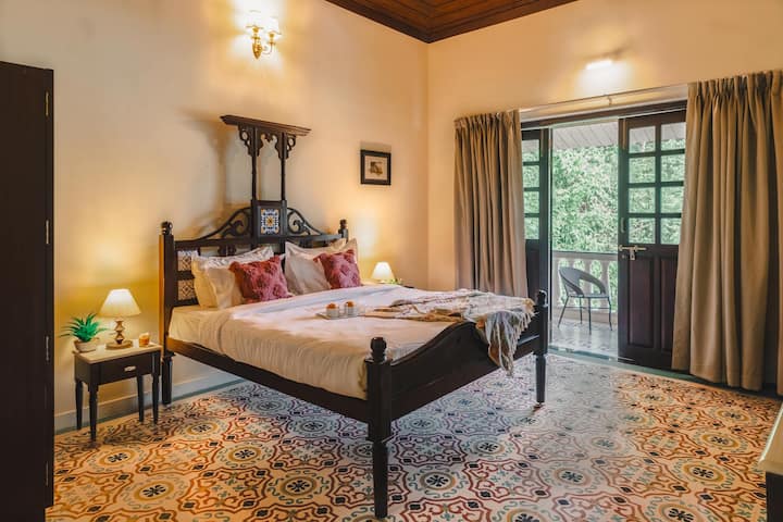 Stayvista At Casa Verano W/ Pool, Bbq - India