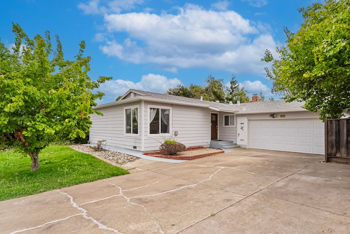 Newark Family-friendly 4br/3ba Retreat - Fremont, CA