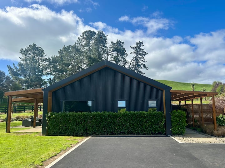 Raglan Spa Getaway | 10 Guests - Raglan