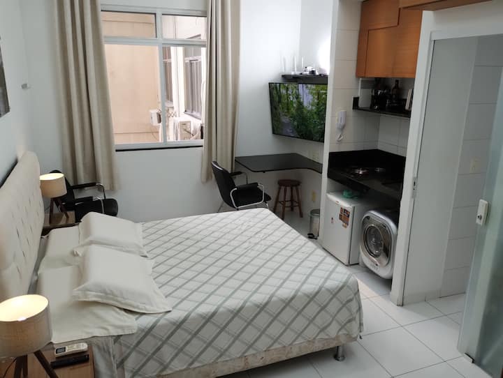 Charming Apartment Just 50m From Copacabana Beach. Safe And Quiet. - Rio de Janeiro