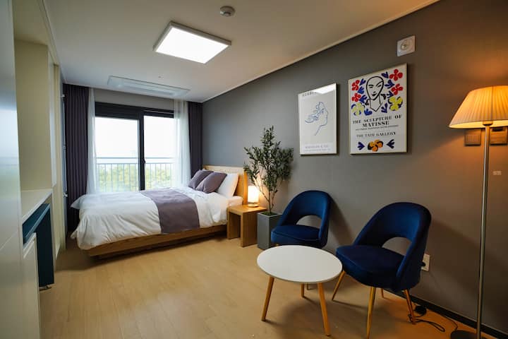 오션뷰 연박특가 @ 딥블루 #A8 신축 반려가능 속초해변1분 속초관람차 인덕션 - Sokcho-si