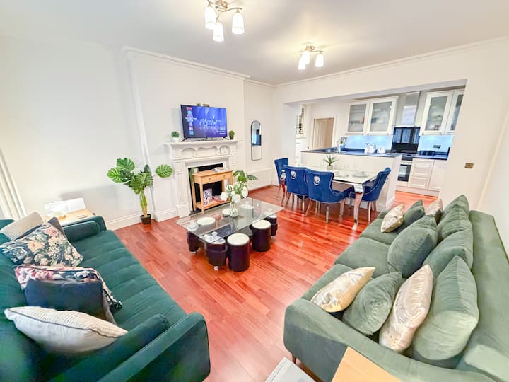 Modern 3-bed Baker Street Flat Near Soho & Mayfair - London