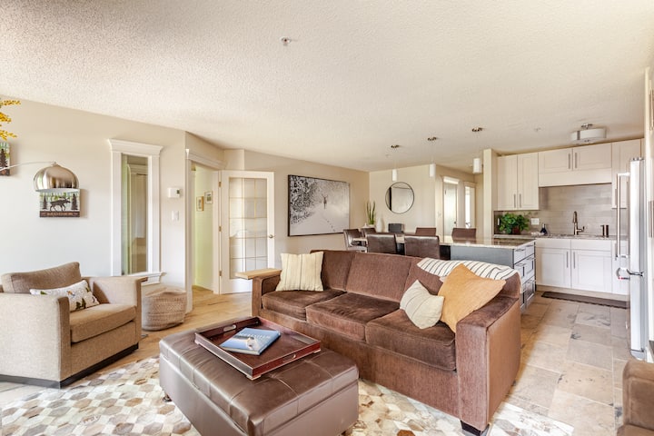 2 Bedroom Mountain Getaway/walk To Gondola - Whistler