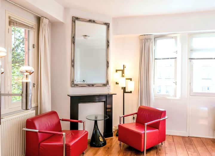 Spacious/ 10min. To Center/ Self Check-in - Amsterdam