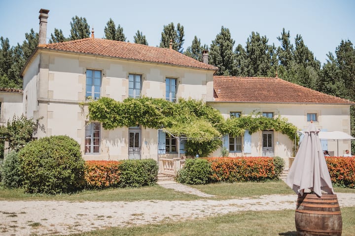 Le Hibou, Le Moulin De Chazotte - ibis Cognac