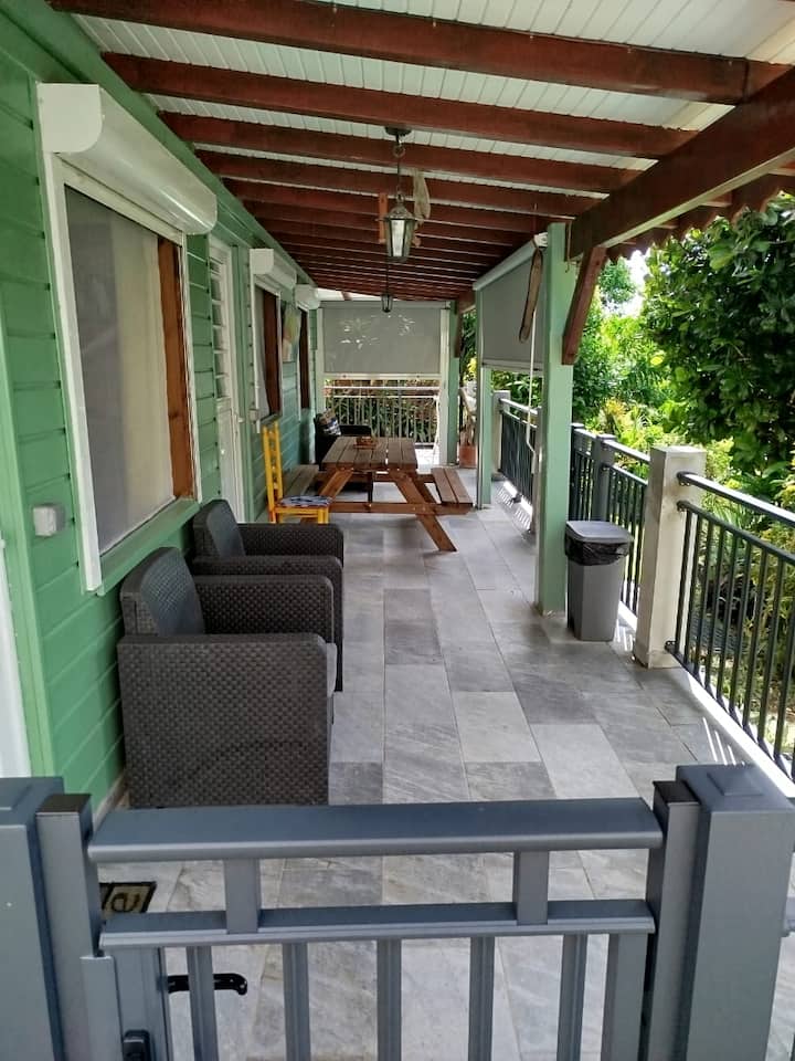 Kaz En Bois Type F2 à Louer - Guadeloupe