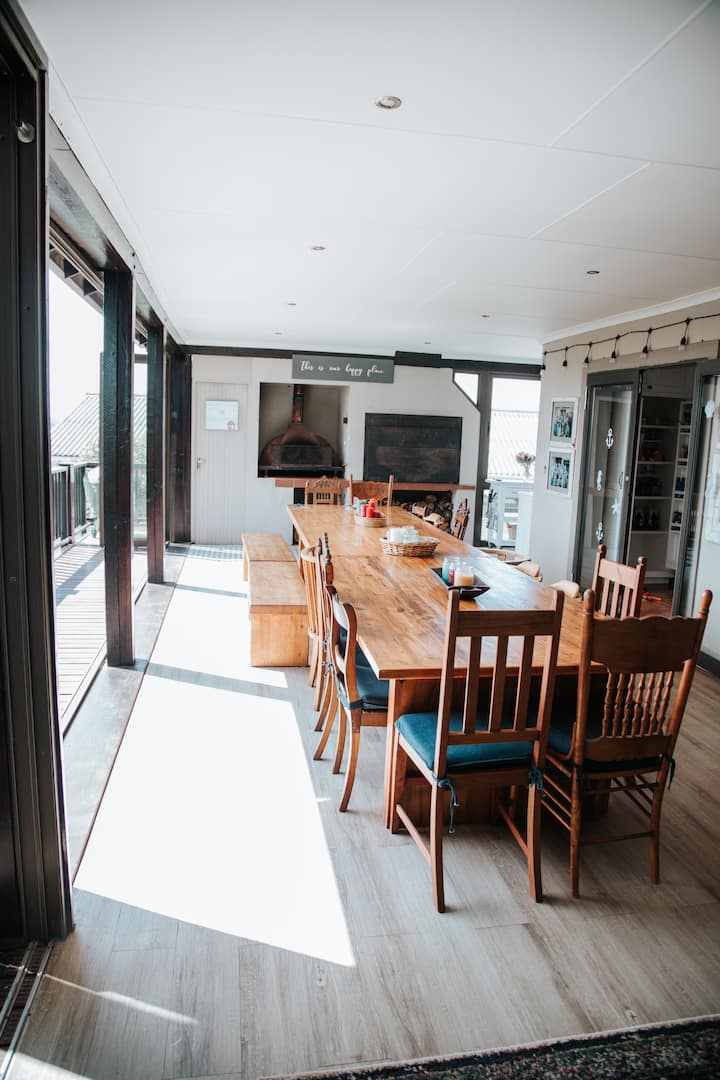 Family Home With Stunning Views - Morgans Bay
