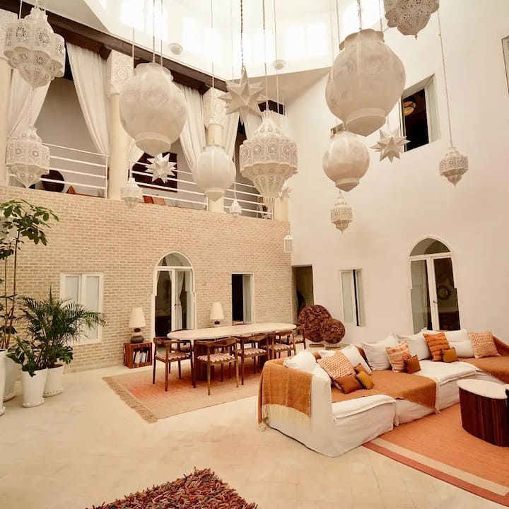 Riad Atypique Avec Bassin En Exclusivité - Marrakech