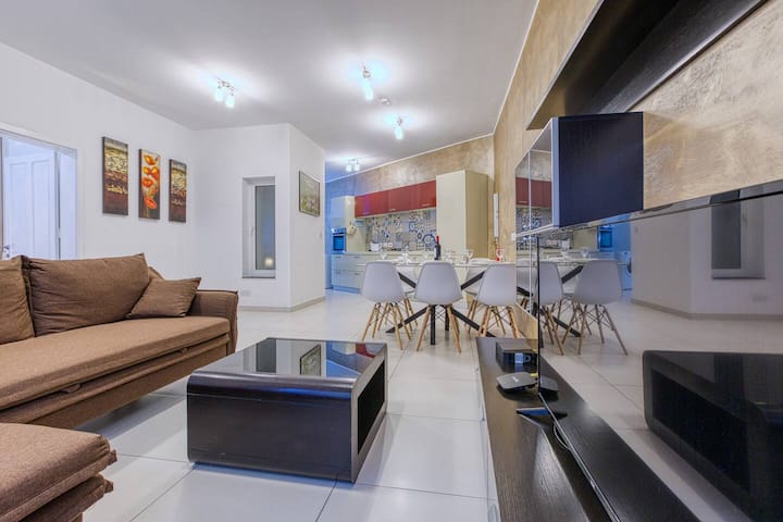 Modern 2 Bedroom Maisonette In The Heart Of Swieqi - Malte