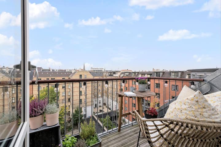 Penthouse In The Heart Of Cph - With Sunny Balcony - Denmark