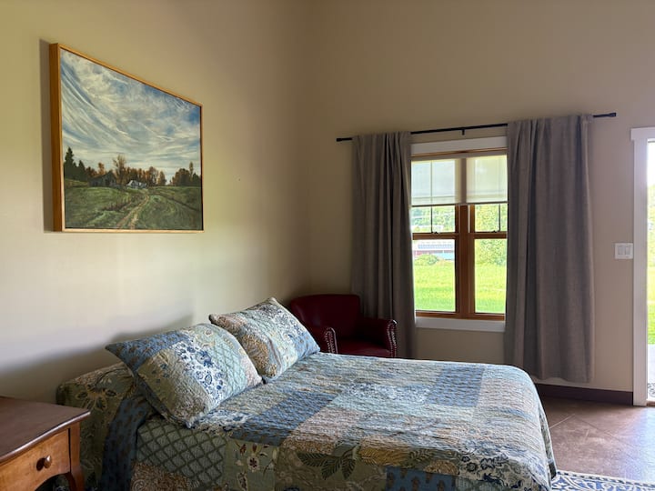 Bermed Lodge Room 6 - Floyd, VA