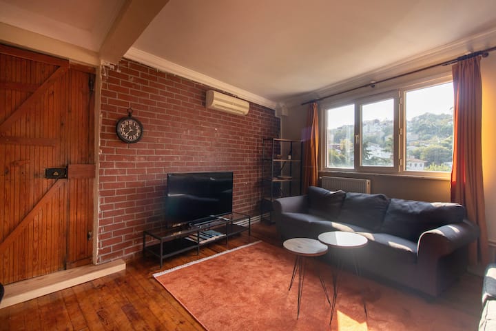 Peaceful 2br With Shared Garden In Kuzguncuk - Estambul