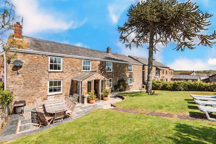 Court Farmhouse - Bude