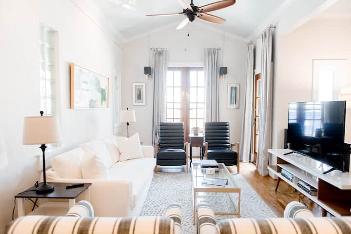 Downtown Fairhope Gallery Loft - Fairhope, AL