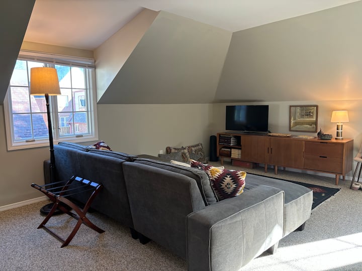 Detached Carriage House In Meridian-kessler - Indianapolis, IN