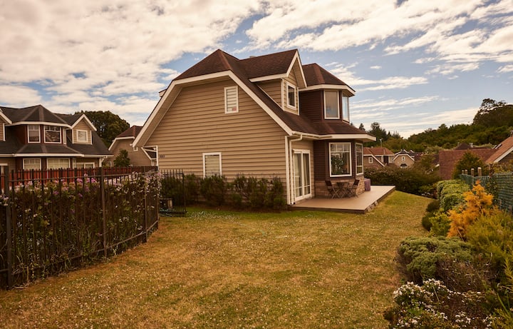 Acogedora Casa Bien Ubicada Y Preciosa Vista Lago - Puerto Varas