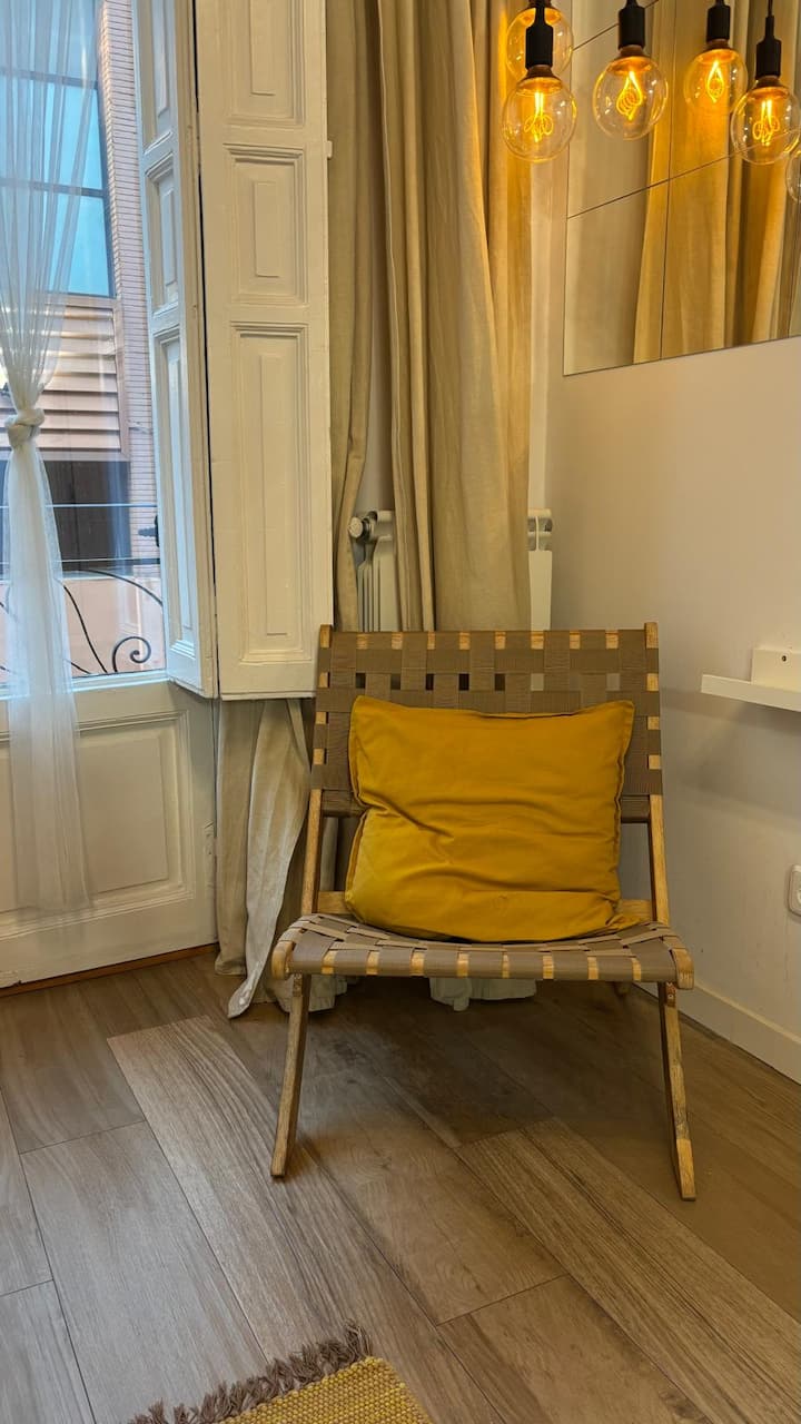Exterior, Balcones, Terraza, 2 Baños, Wifi, Junto A Metro Y Tren. - Madrid