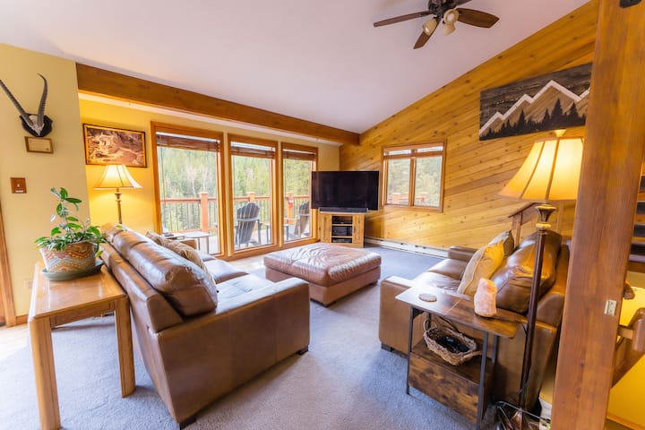 Colorado! Views, Killer Hottub, Private Game Barn! - Evergreen, CO