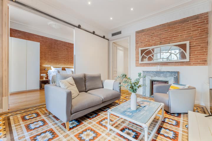 Elegant, Bright, Central, Close To Sagrada Familia - Barcelona