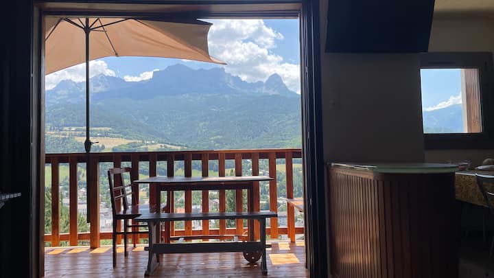 Helder 90m2 Appartement Met Uitzicht Op Barcelonnette. Panoramic View. - Barcelonnette