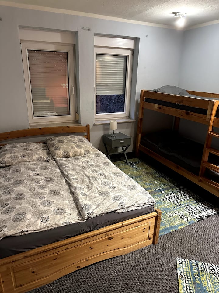 Große Wohnung Für 3-11 Pers. Im Raum Halle/leipzig - Halle (Saale)