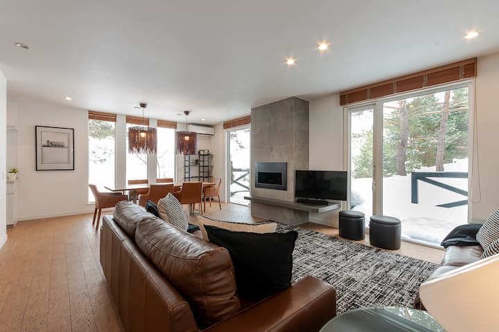 Luxury Private Chalet. Onsite Concierge. Onsen. - Furano