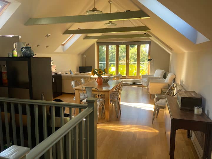 Upside Down House 4 Double Bedrooms 4 Bathrooms - Bosham