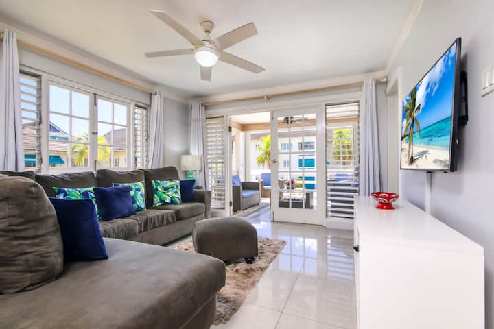 Premium Luxury Oceanfront Apartment - Montego Bay