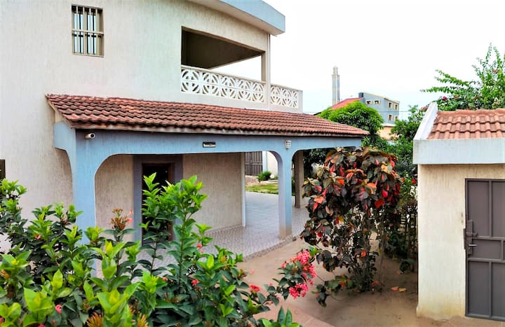 Villa Accueillante  Avec Jardin Fleuri - Lomé