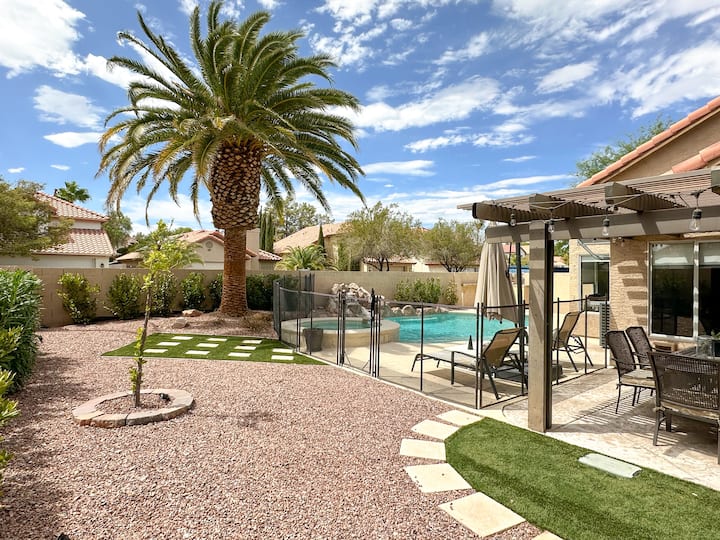 Cozy & Modern Retreat Near Red Rock & Dt Summerlin - Las Vegas, NV