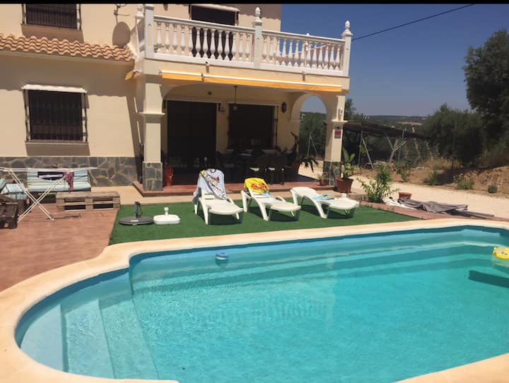 **Villa En Monte Con Piscina Privada,espectacular - Archidona