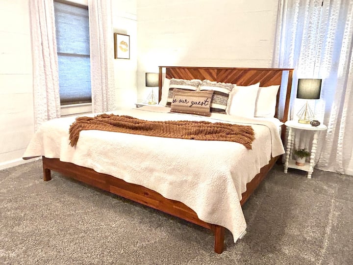 2 Blocks To The Square, Walk To Everything Fun! - Paso Robles, CA