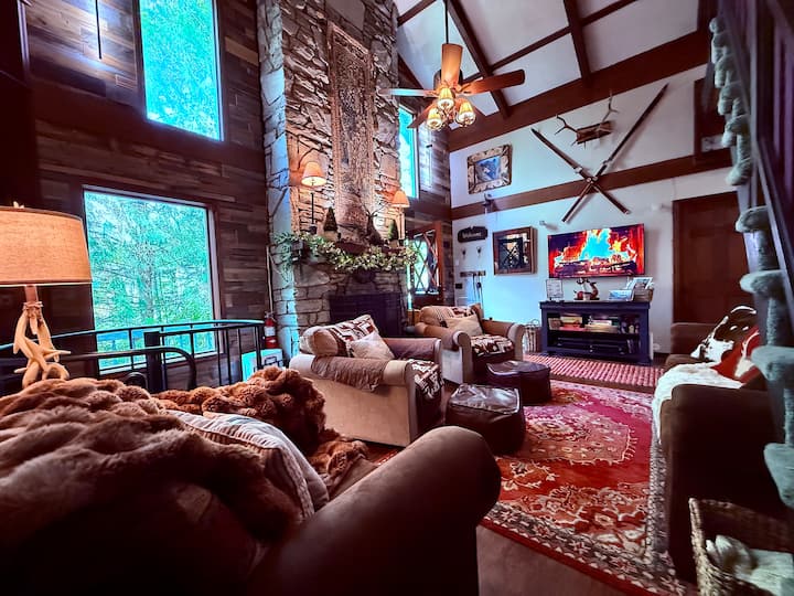 Mountain Cabin/outdoor Theater/hottub/huge Deck - Banner Elk, NC