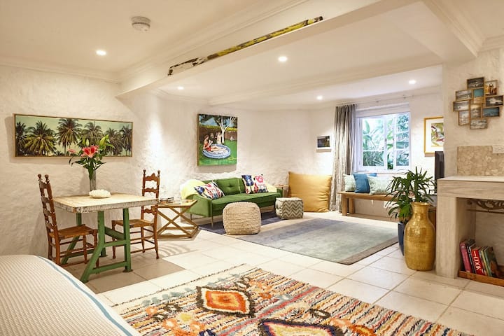 Comfy, Eclectic Studio ,Tropical Garden Terrace - Randwick