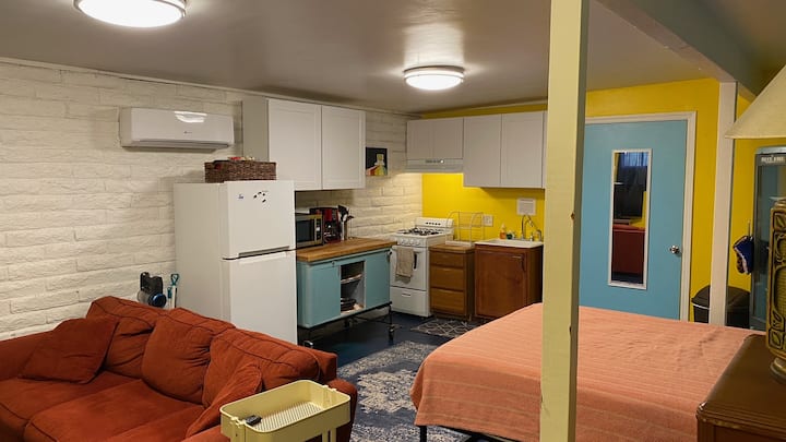 Quirky, Kitschy, Westside Casita! - Tucson, AZ