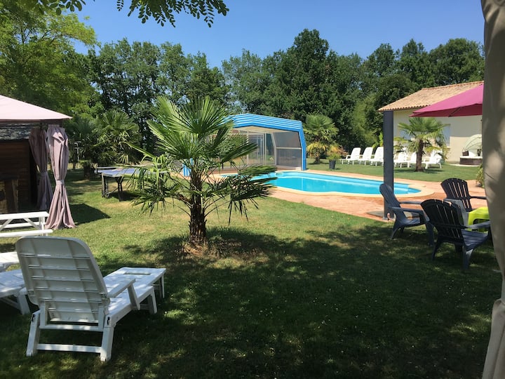 Gites 300m²16 Pers Piscine Couverte§chauffée Sdj - Frankreich